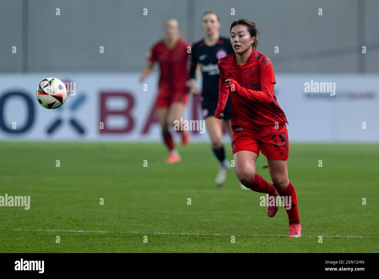 Momoko Tanikawa (FC Bayern Muenchen Frauen, #18). GER, FC Bayern ...