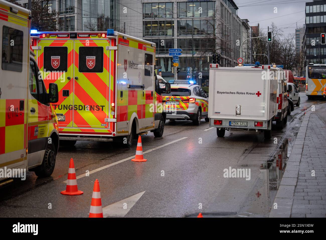 Demo krankenwagen hi-res stock photography and images - Alamy