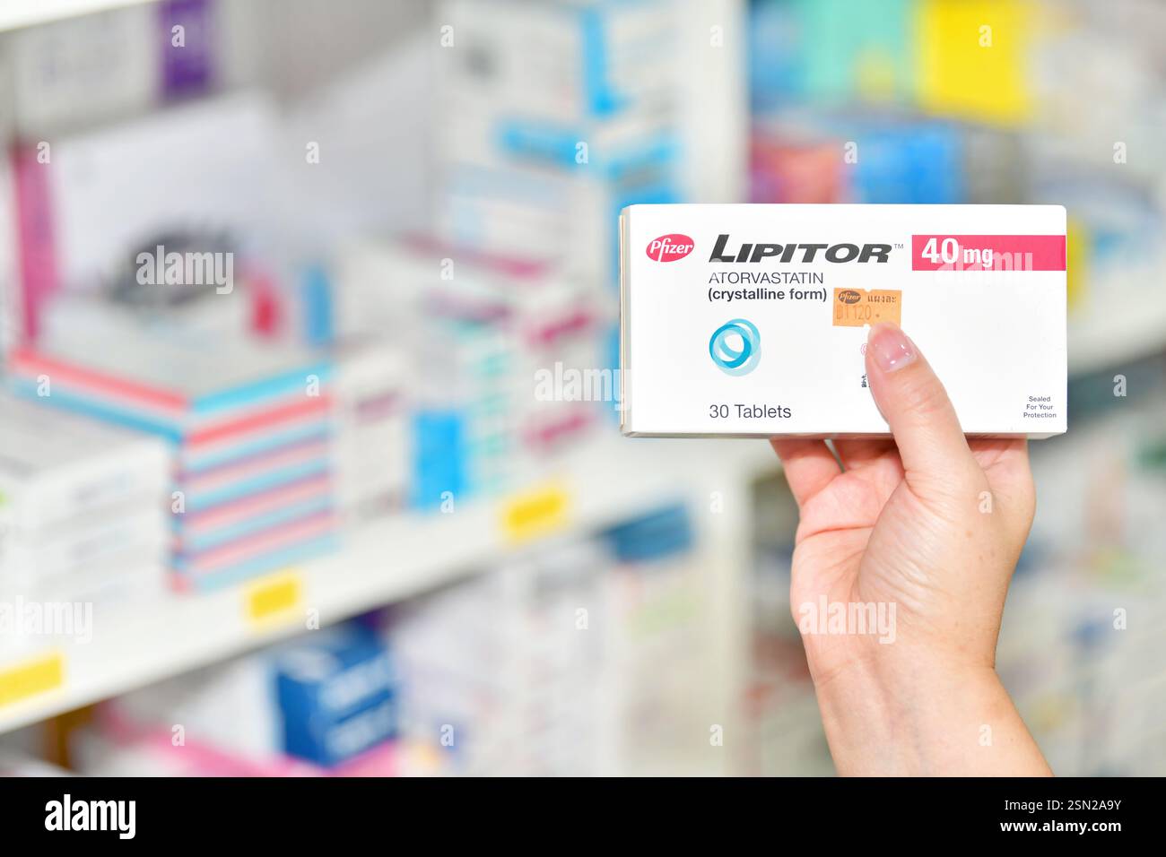 High cholesterol medication lipitor hi-res stock photography and images ...