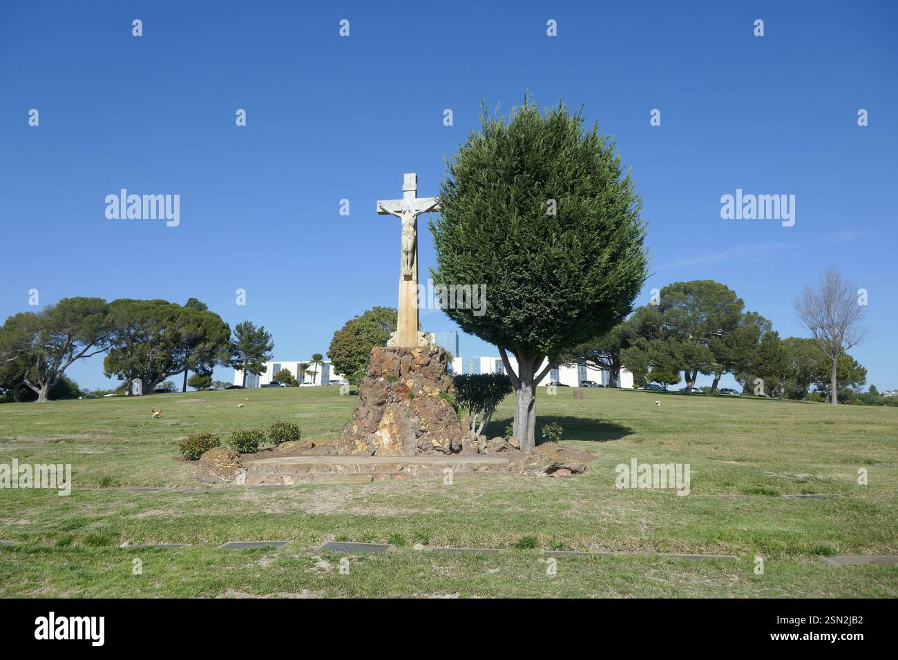 Culver City, California, USA 11th February 2025 Rosalind Russell Grave ...