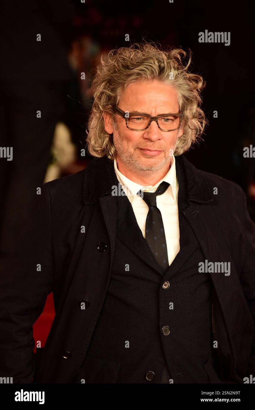 Dexter Fletcher attending the WORLD PREMIERE of MURDER on the ORIET ...