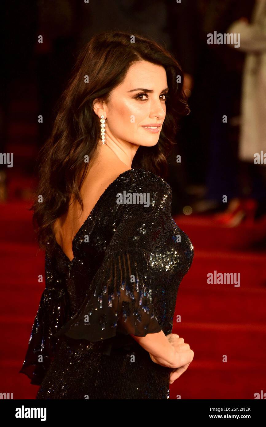 Penelope Cruz attending the WORLD PREMIERE of MURDER on the ORIET ...