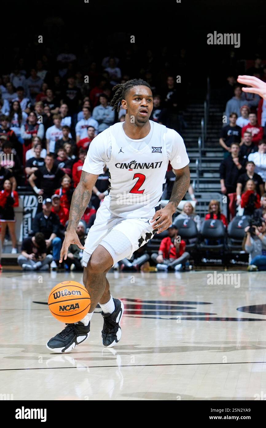 CINCINNATI, OH - FEBRUARY 11: Cincinnati Bearcats guard Jizzle James (2 ...