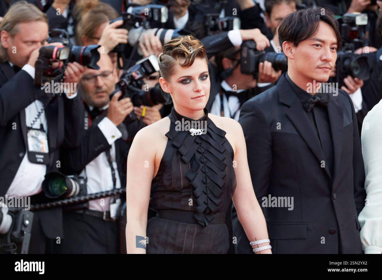 Jury member Kristen STEWART (Etats-Unis) and members of the 2018 Jury ...