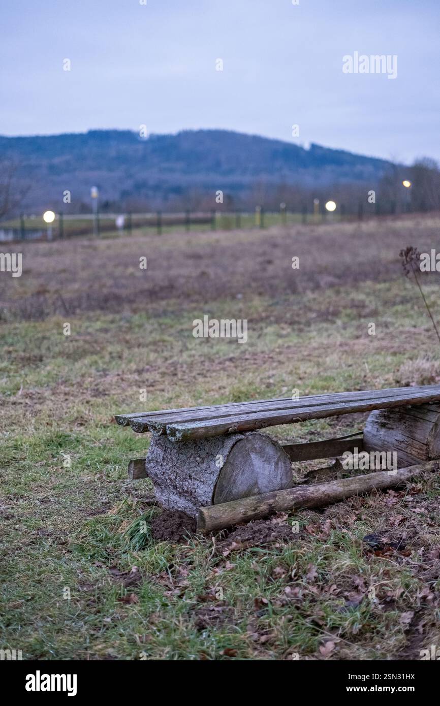 Rustic countryside bench hi-res stock photography and images - Alamy