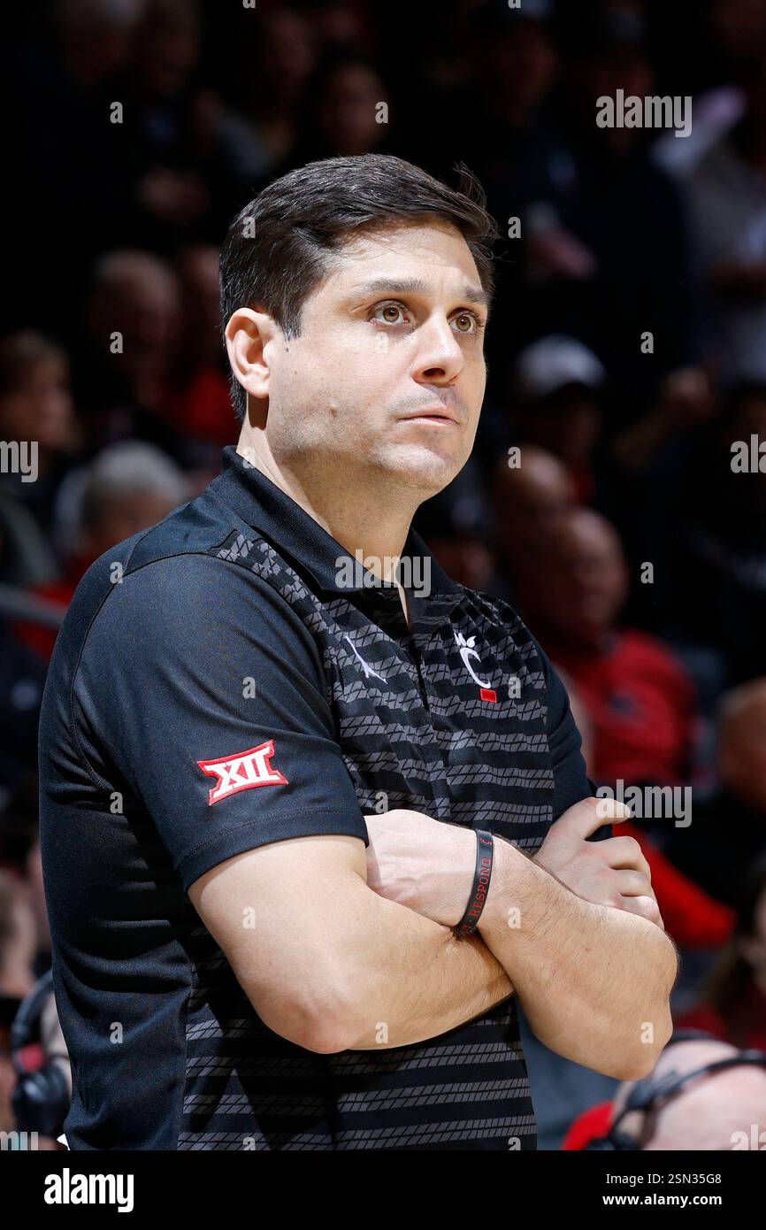 CINCINNATI, OH - FEBRUARY 11: Cincinnati Bearcats head coach Wes Miller ...