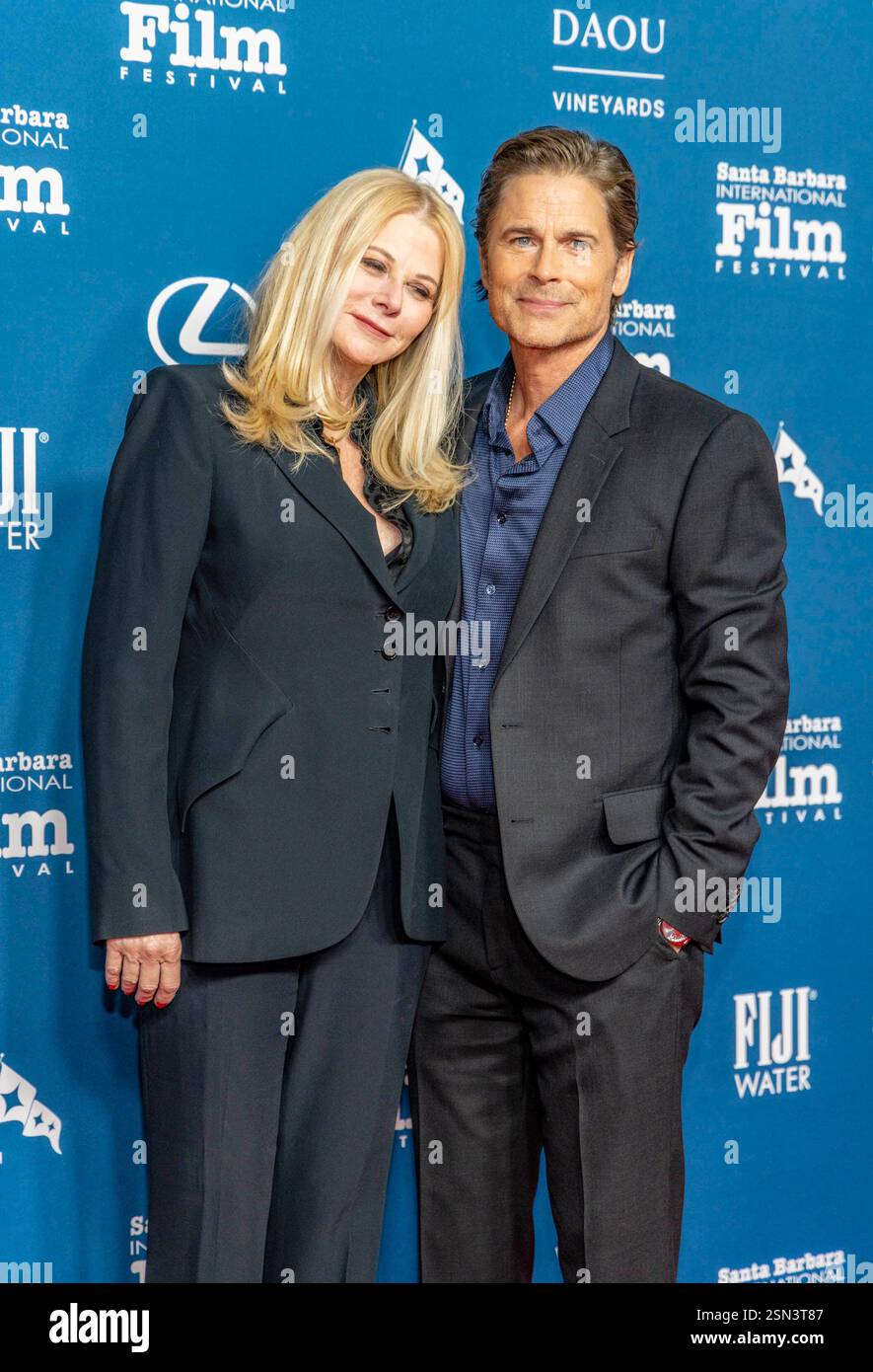 Red carpet arrivals: (Rob Lowe Spouse) Sheryl Berkoff and Presenter Rob ...