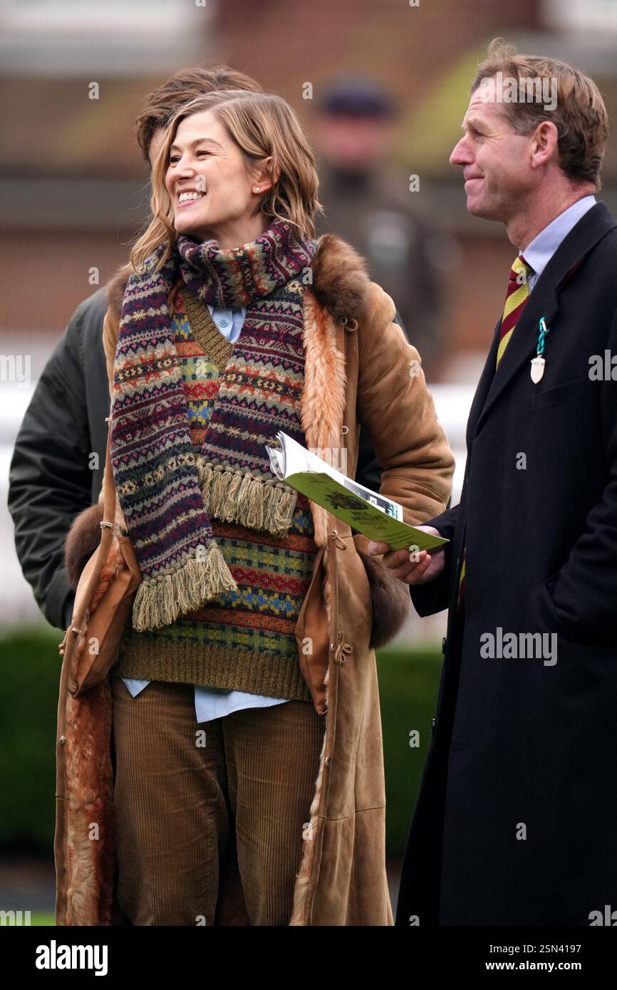 Rosamund Pike with trainer Jamie Snowden at Sandown Racecourse, Esher ...