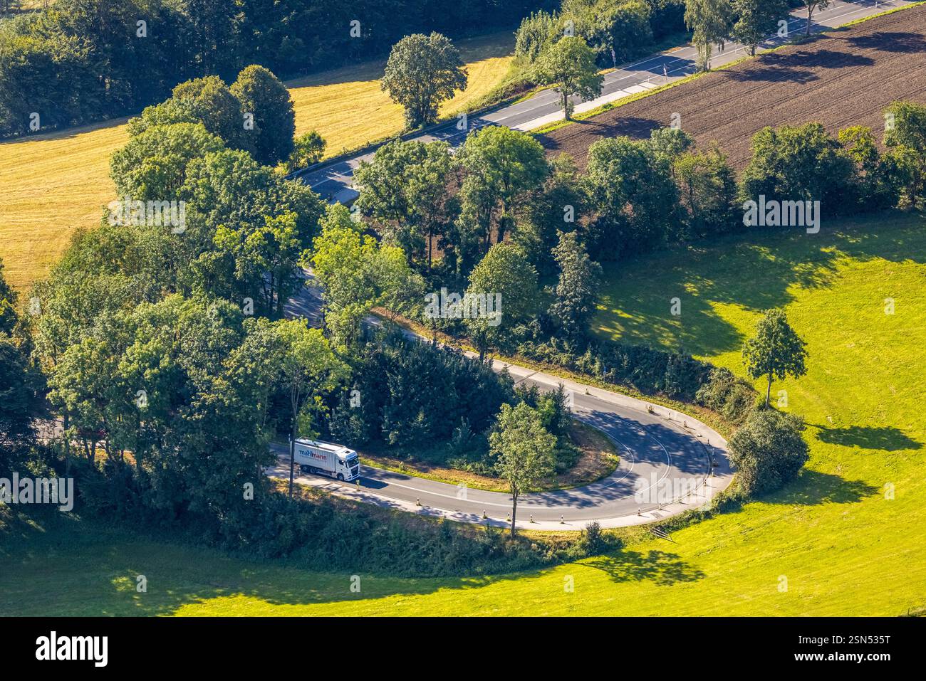 Aerial view, Kuhlendahler Straße road loop and truck, Kuhlendahl ...