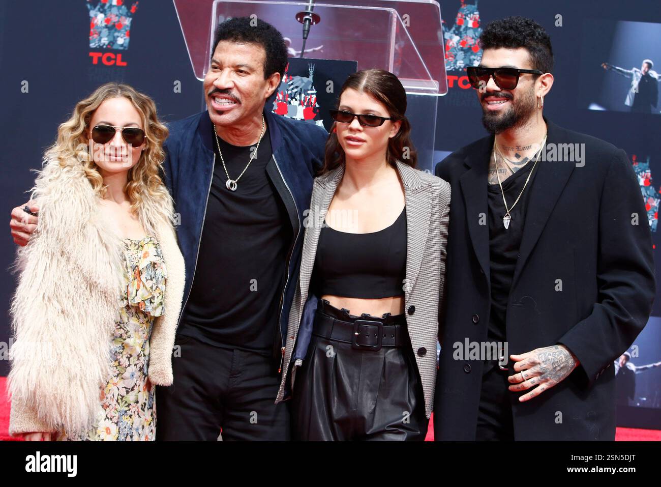 Nicole Richie (l-r), Lionel Richie, Sofia Richie and Miles Richie pose ...