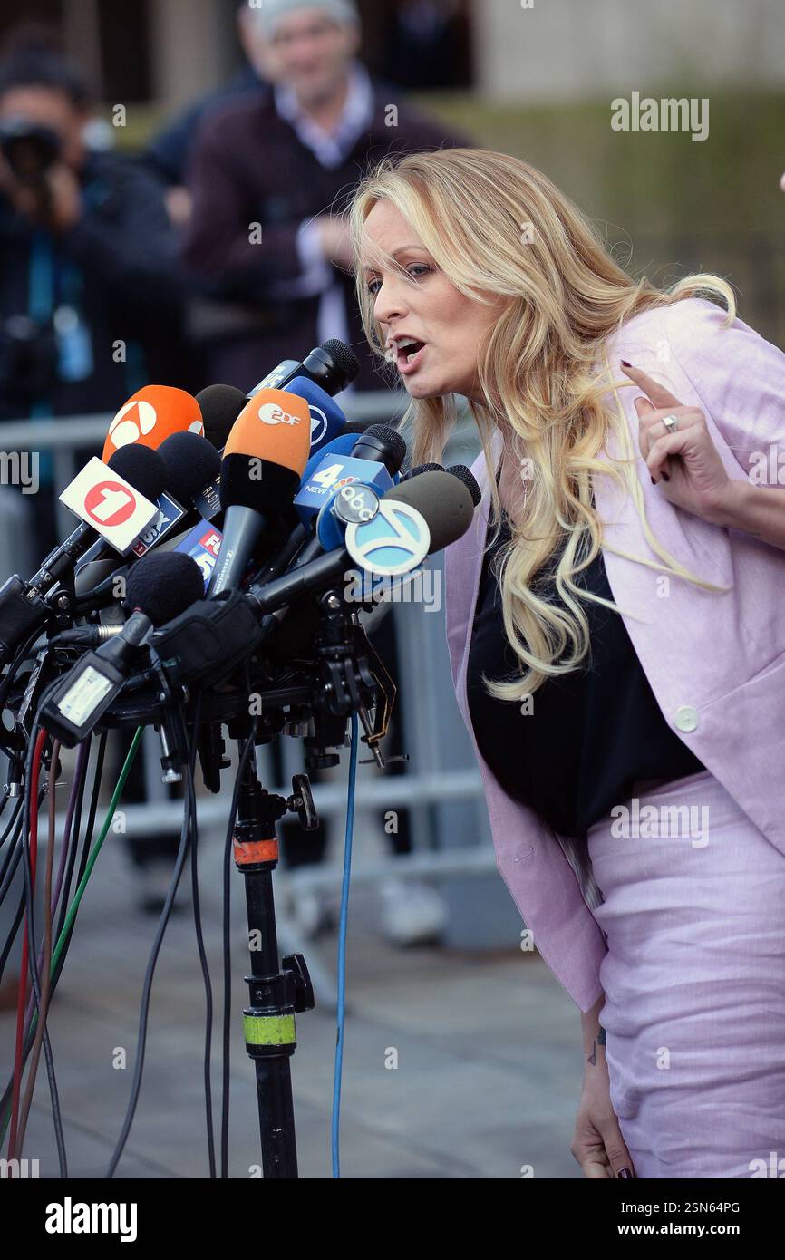 Stormy Daniels at Daniel Patrick Moynihan U.S. Court House in New York ...