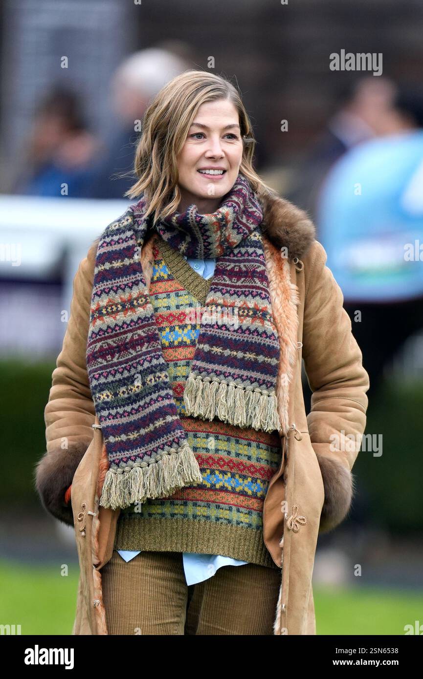 Rosamund Pike at Sandown Racecourse, Esher. Picture date: Thursday ...