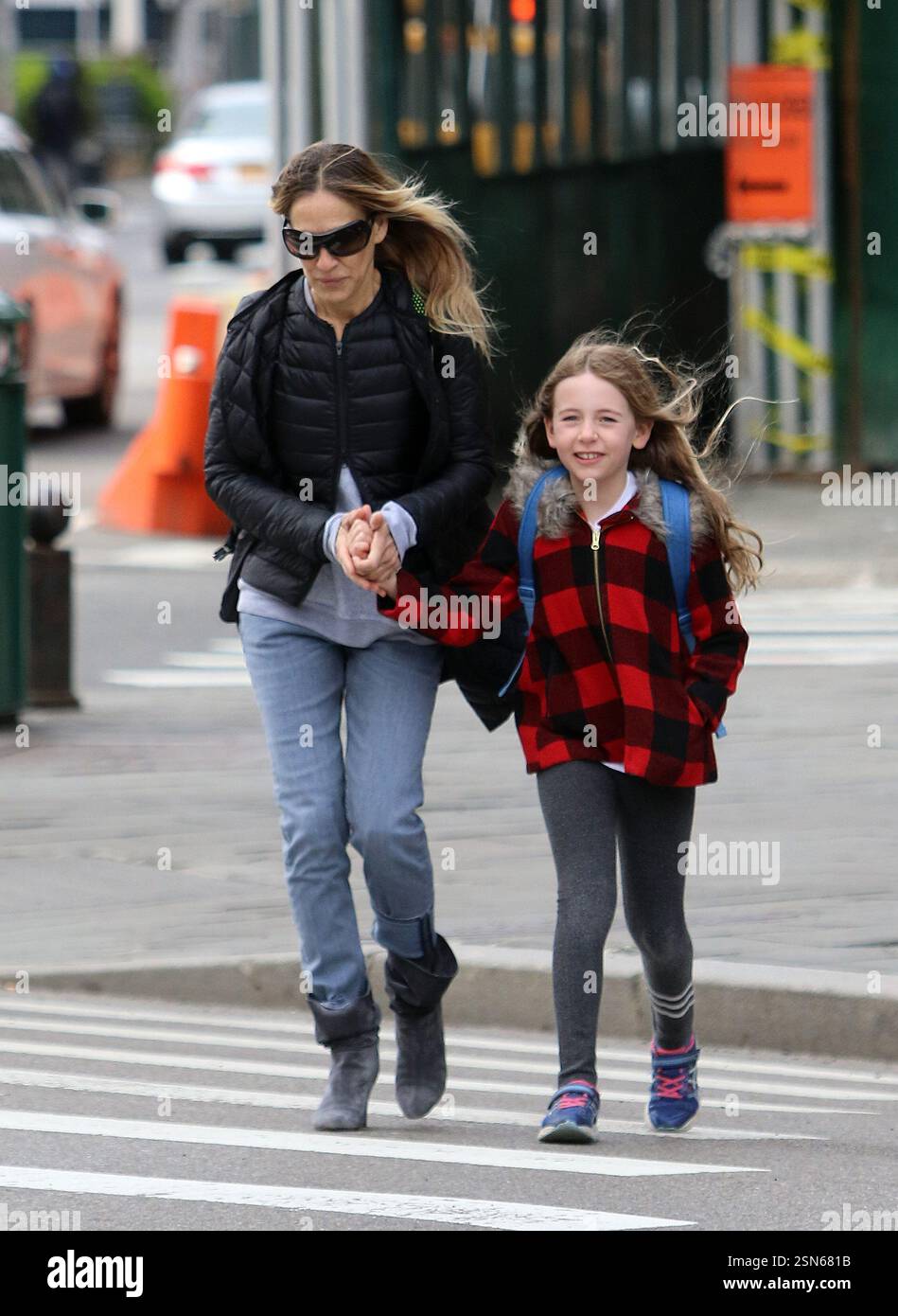 Actress Sarah Jessica Parker walks her daughter Marion Broderick to ...