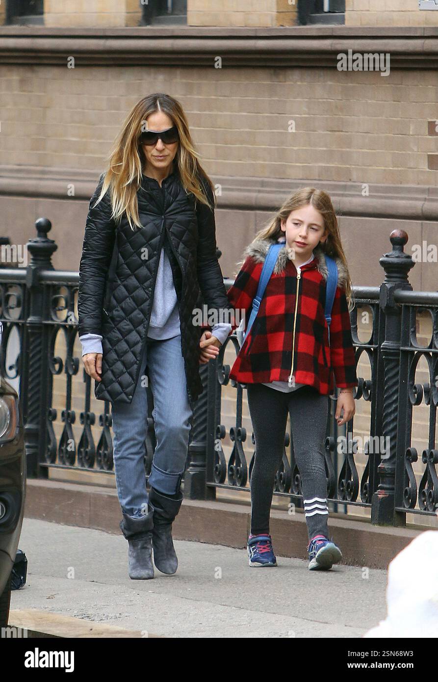 Actress Sarah Jessica Parker walks her daughter Marion Broderick to ...