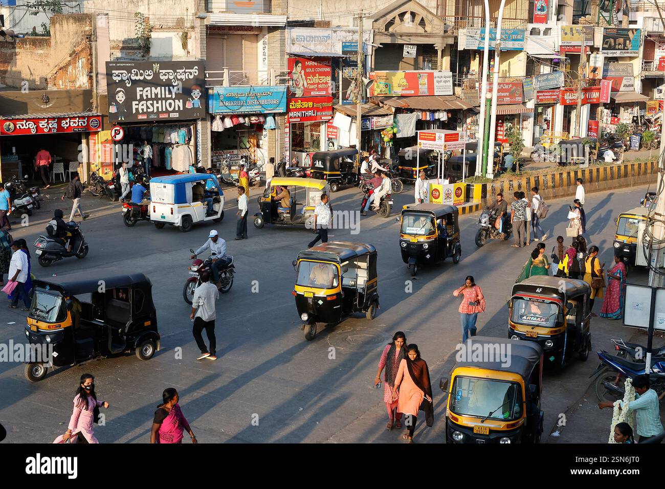 BD Road busy with traffic in Chitradurga, Karnataka, India Stock Photo ...
