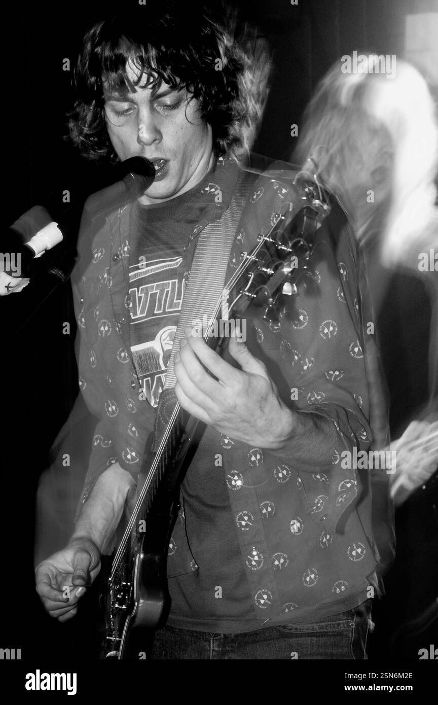RAZORLIGHT, YOUNG, EARLY PUB GIG, 2004: A young Johnny Burrell singer ...