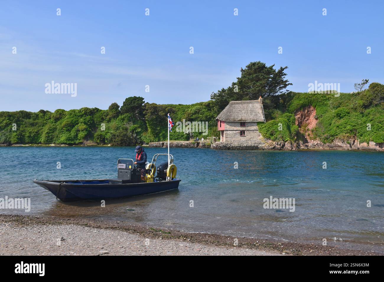 Bantham devon ferry hi-res stock photography and images - Alamy