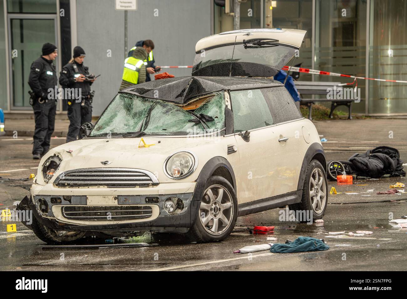 Terroranschlag in München, Auto fährt in Menschenmenge, Tatort, München, 13. Februar 2025 ...