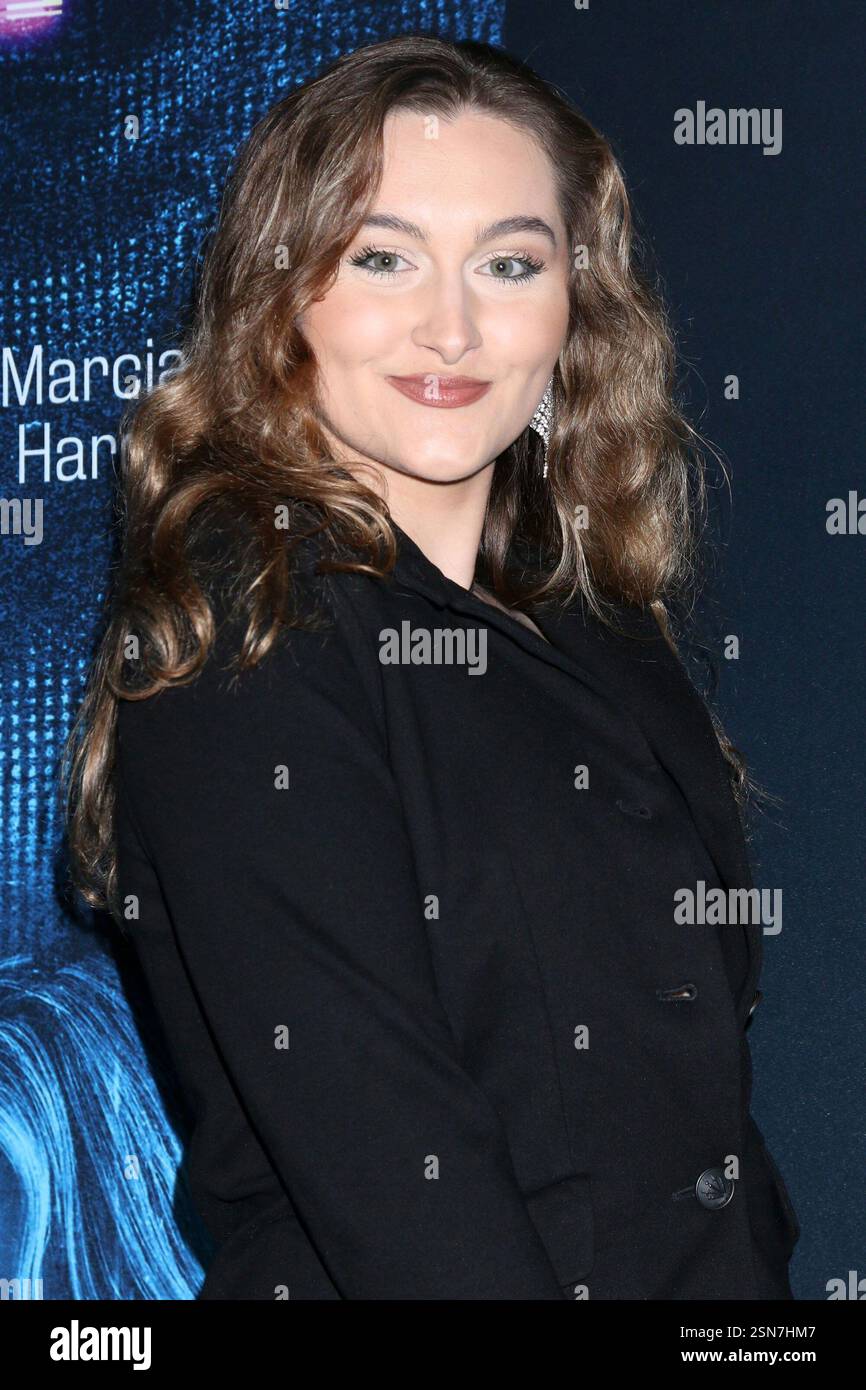 Ca. 05th Feb, 2025. Kelly Lynn Reiter at arrivals for RENNER Premiere ...