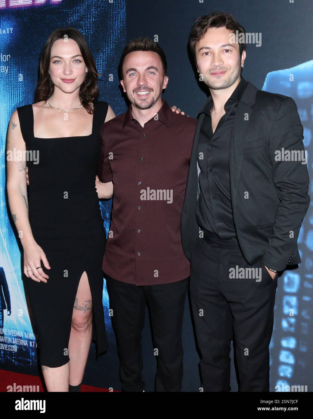 Violett Beane, Frankie Muniz, Robert Rippberger, Taylor Gray, Craig ...