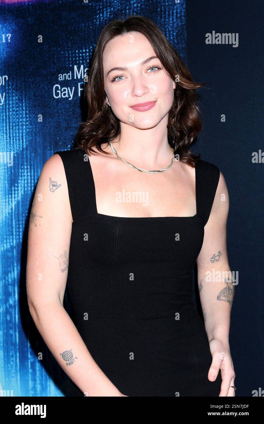 Violett Beane at arrivals for RENNER Premiere, The Culver Theater ...