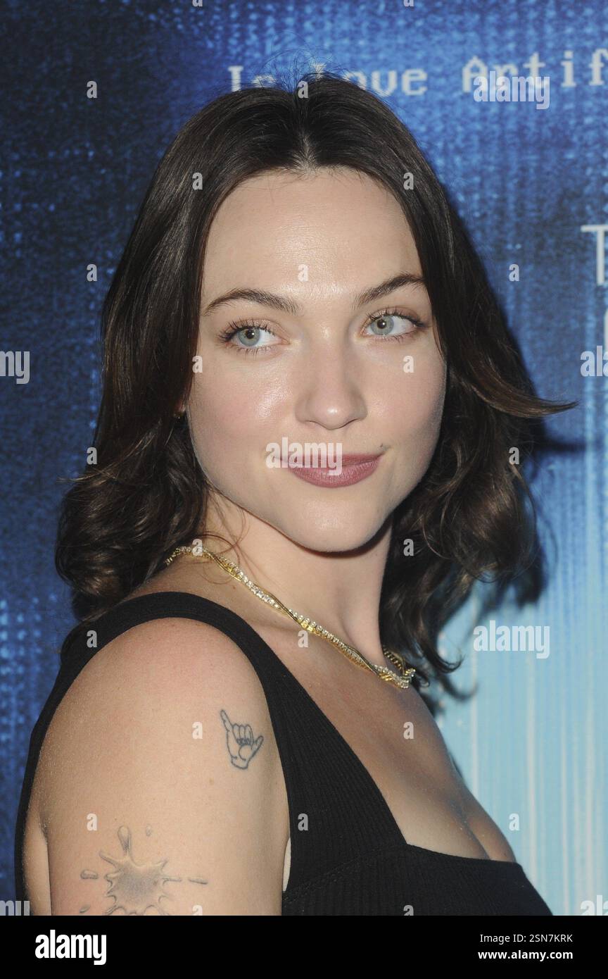 Violett Beane at arrivals for RENNER Premiere, The Culver Theater ...