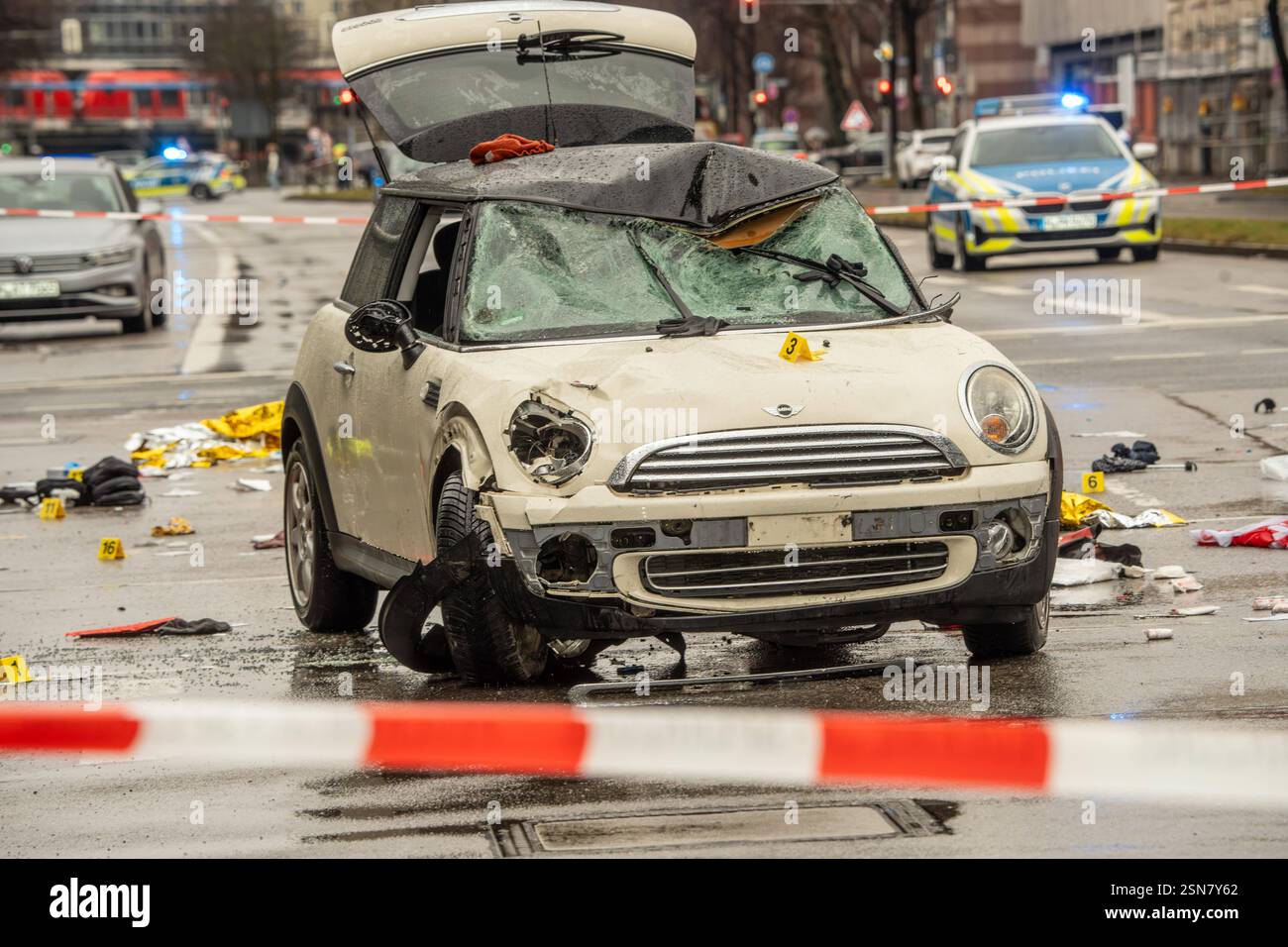 Terroranschlag in München, Auto fährt in Menschenmenge, Tatort, München, 13. Februar 2025 ...