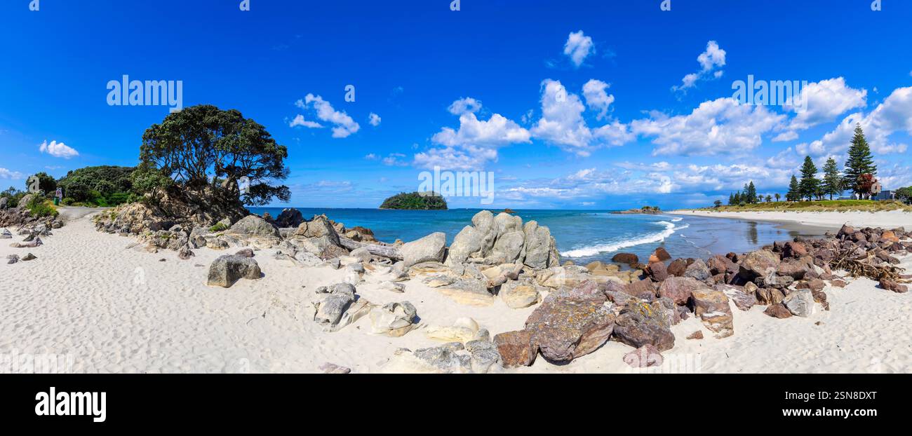 Tauranga harbour and Bay of Plenty scenic shoreline Stock Photo - Alamy