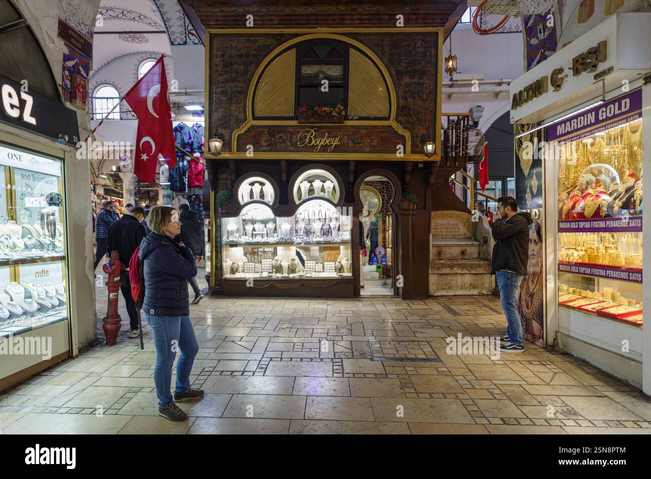 Interior of the famous Grand Bazaar in Istanbul Stock Photo - Alamy