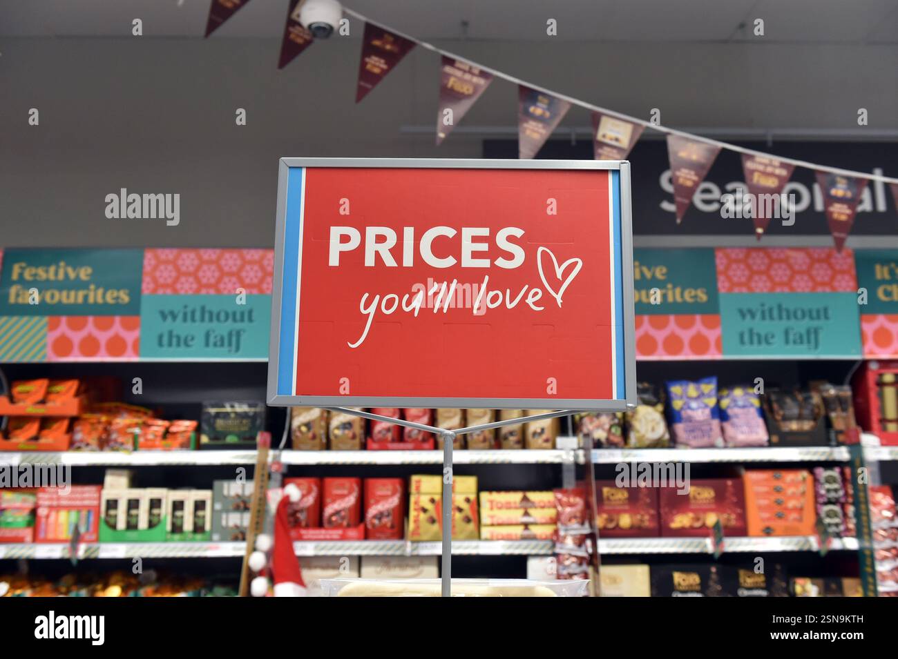 Supermarket food produce hi-res stock photography and images - Alamy