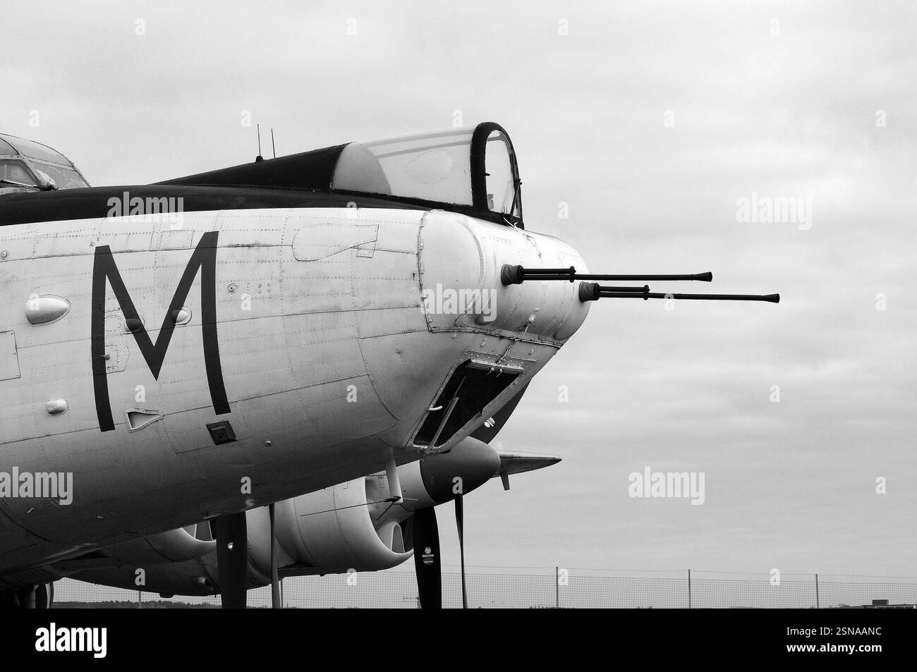 Avro Shackleton "WR963" at Coventry Airport Stock Photo - Alamy