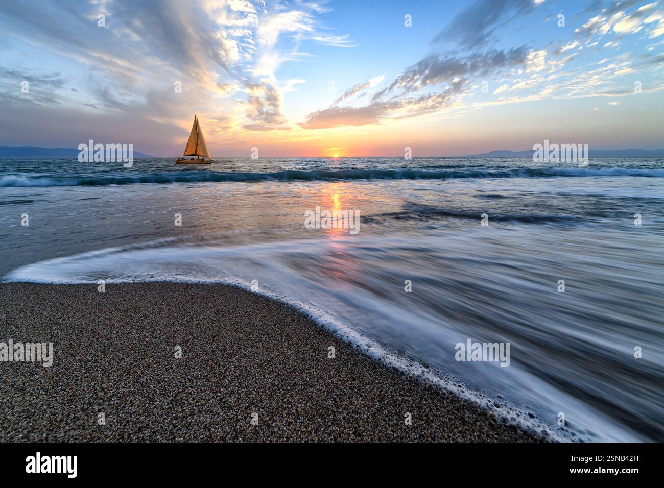 Beautiful sailing hi-res stock photography and images - Alamy