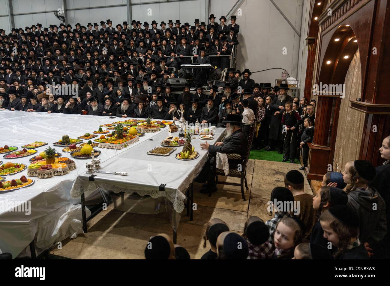 Ultra-Orthodox Jews of the Darag Hasidic dynasty celebrate the Jewish ...
