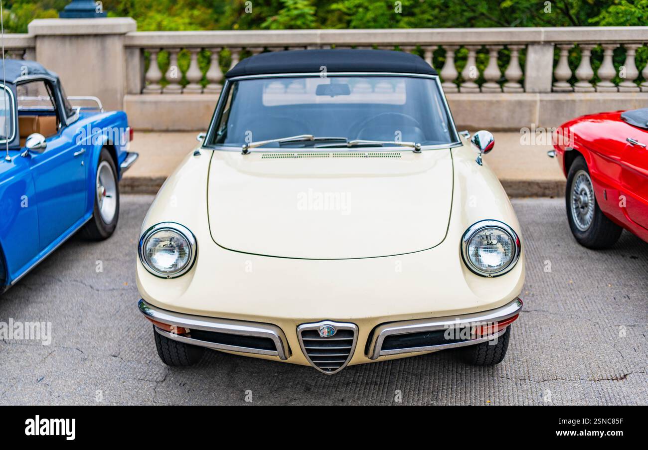 Chicago, Illinois - September 29, 2024: Alfa Romeo duetto Spider. Alfa ...