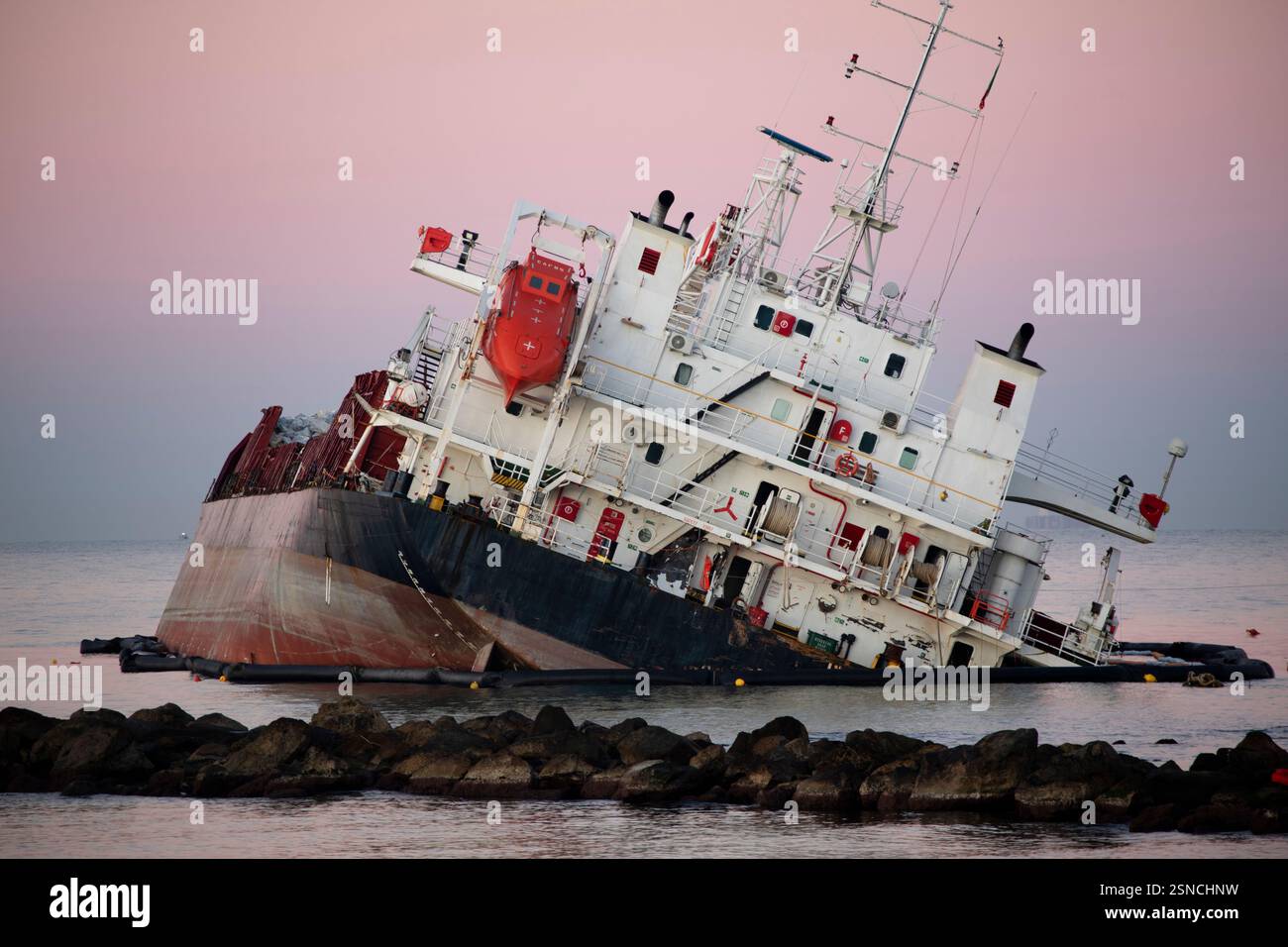 Ship disaster of the merchant ship sunk in Marina di Massa that ...
