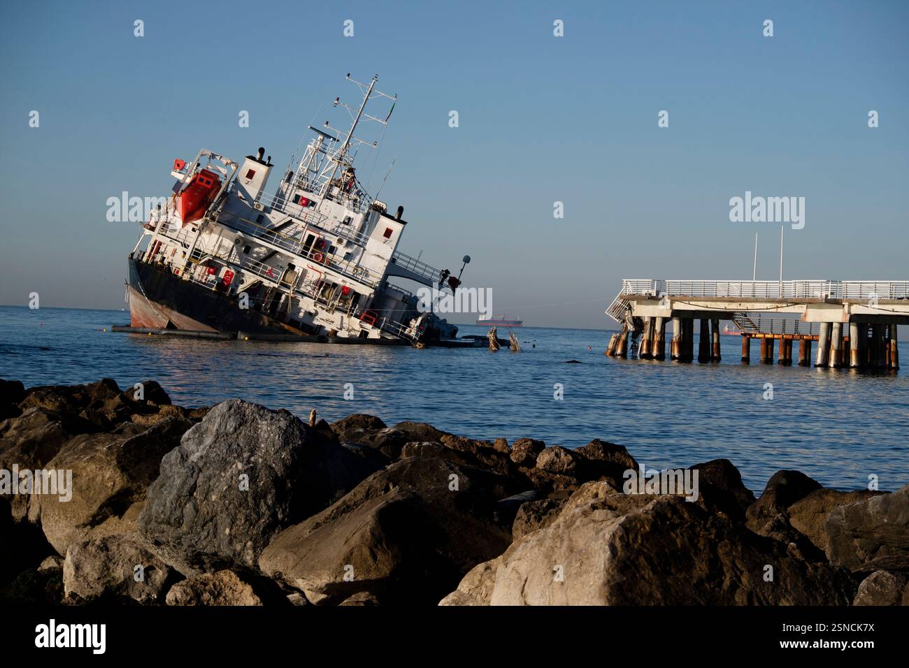 Ship disaster of the merchant ship sunk in Marina di Massa that ...