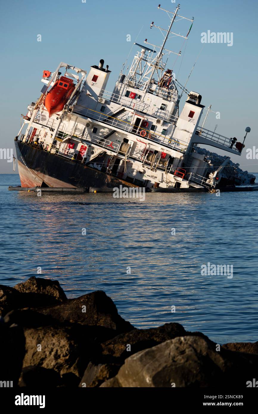 Ship disaster of the merchant ship sunk in Marina di Massa that ...