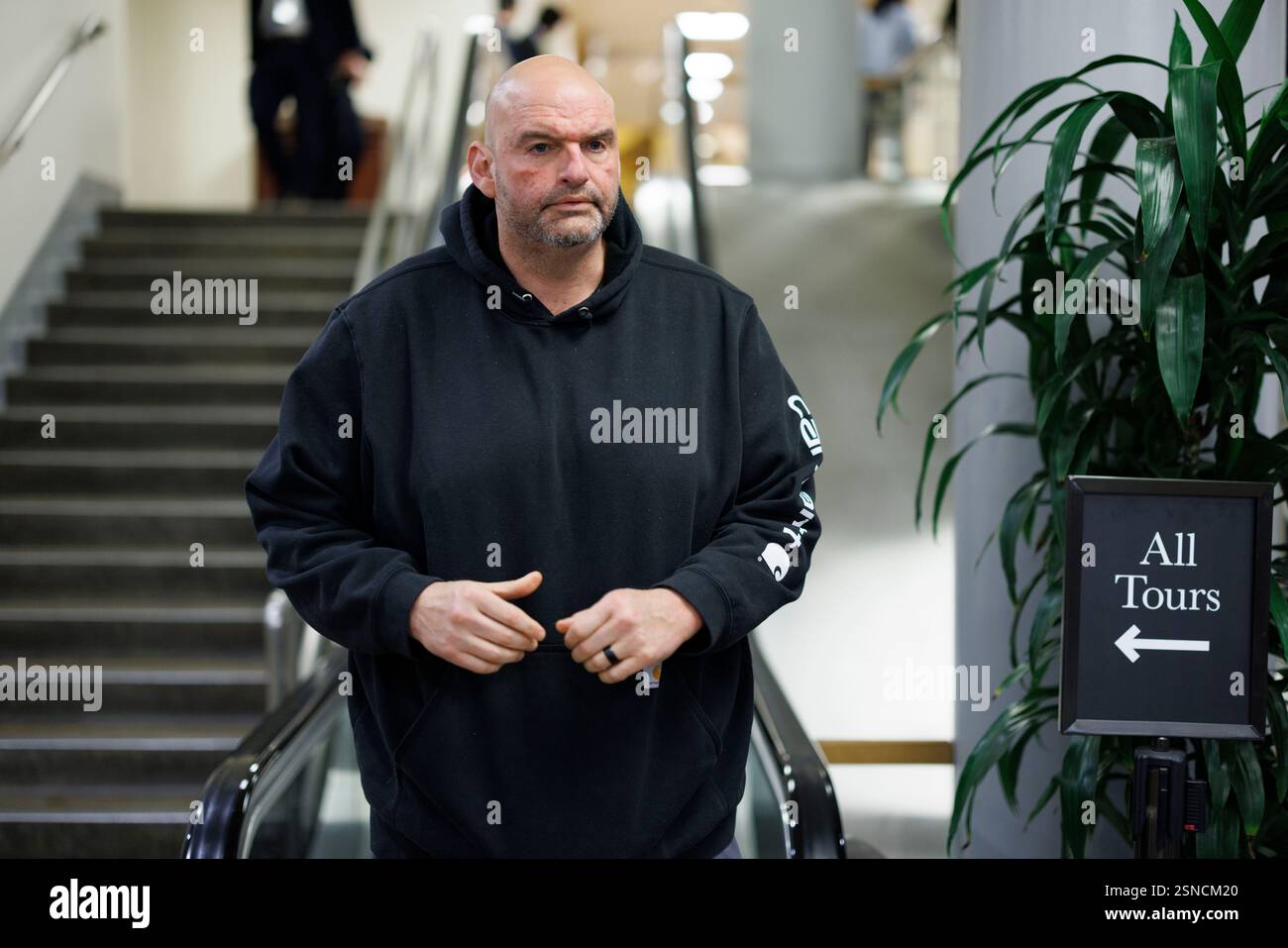 Robert f kennedy jr vaccine 2025 hi-res stock photography and images ...