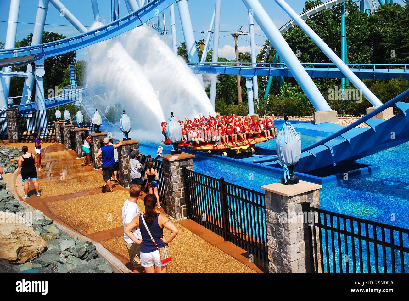 Busch gardens williamsburg griffon hi-res stock photography and images ...