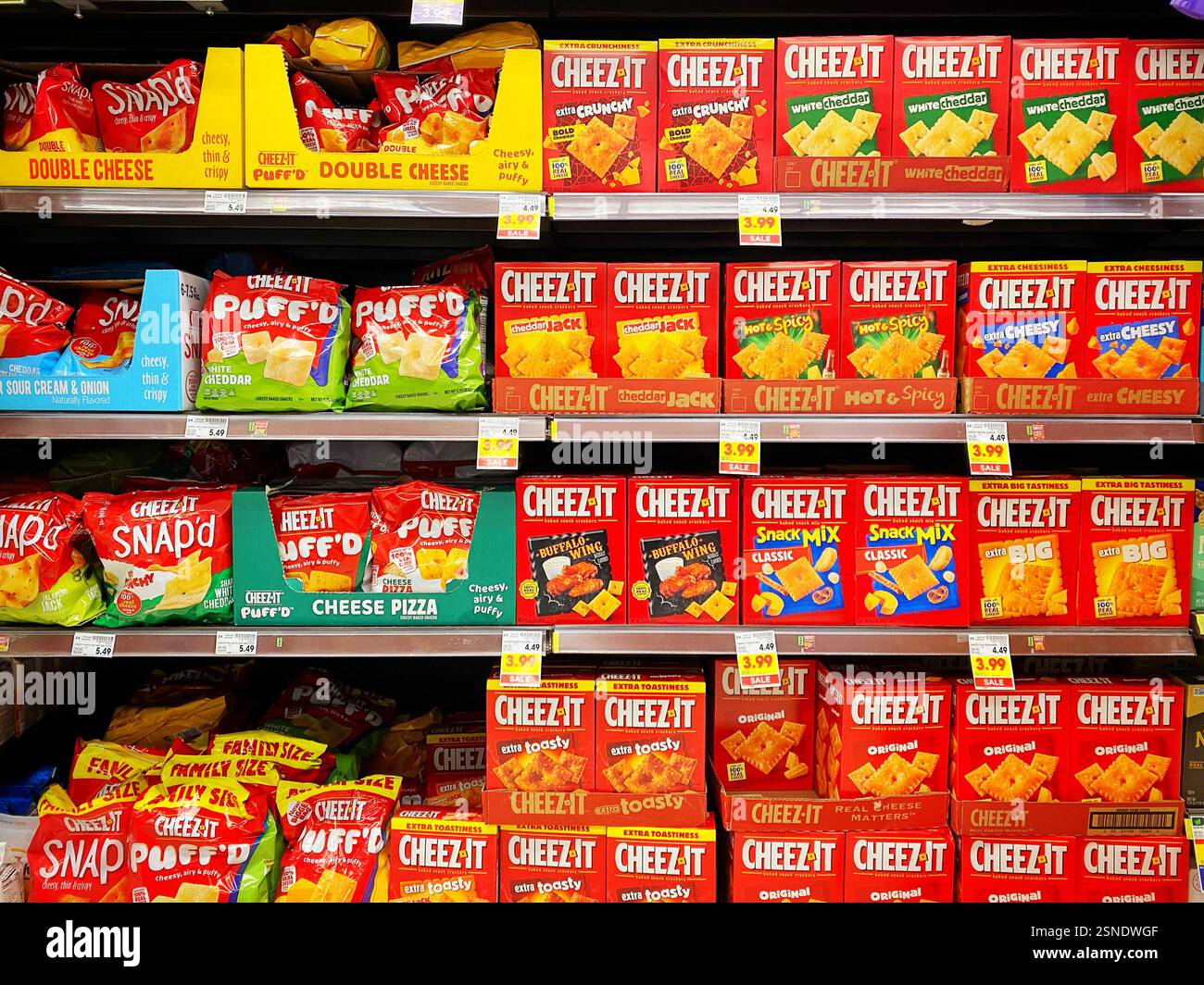 Cheez-It crackers for sale in an American supermarket. Boxes of Cheez ...