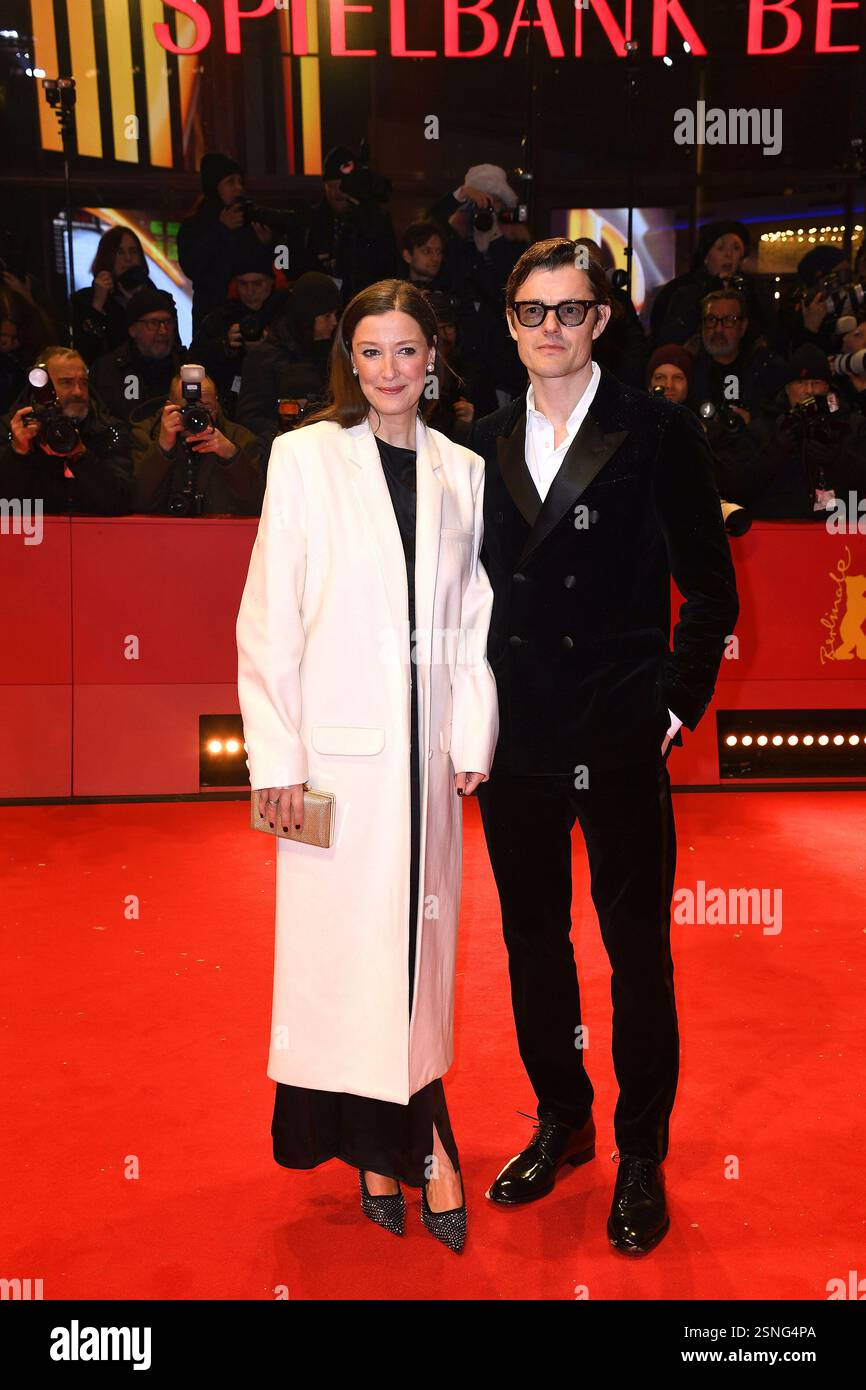 Alexandra Maria Lara und Sam Riley bei der Eroeffnung der 75. Berlinale ...