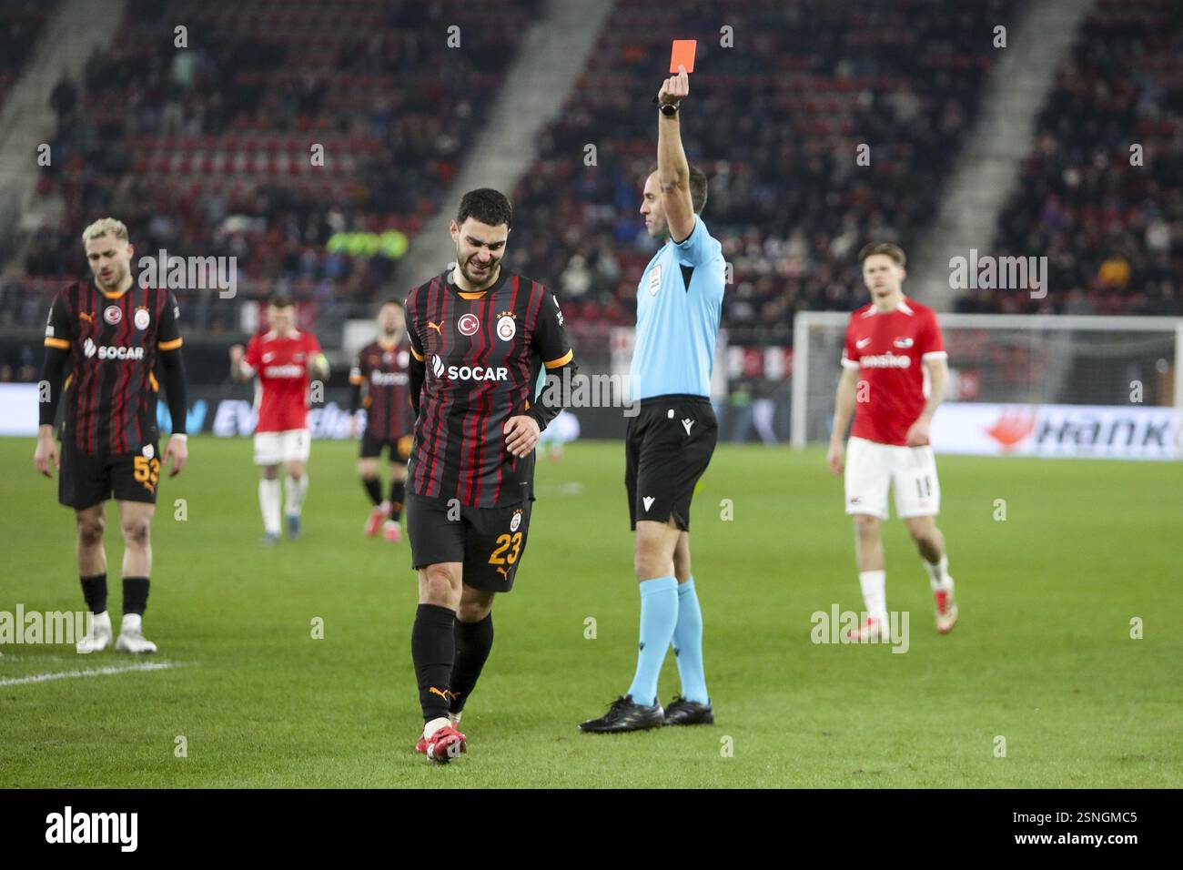 Alkmaar, Netherlands. 13th Feb, 2025. ALKMAAR - 13-02-2025, AFAS ...