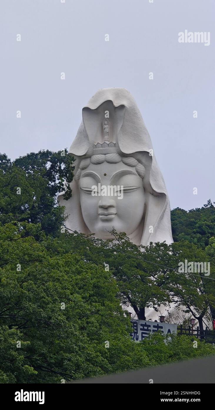 Giant white cloth kannon statue hi-res stock photography and images - Alamy