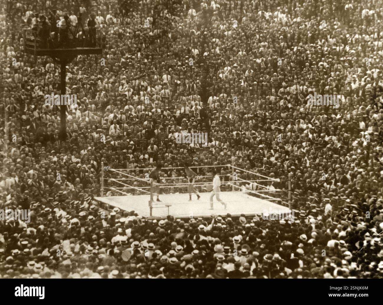 July 2, 1921, a boxing match is held in Jersey City (United States ...
