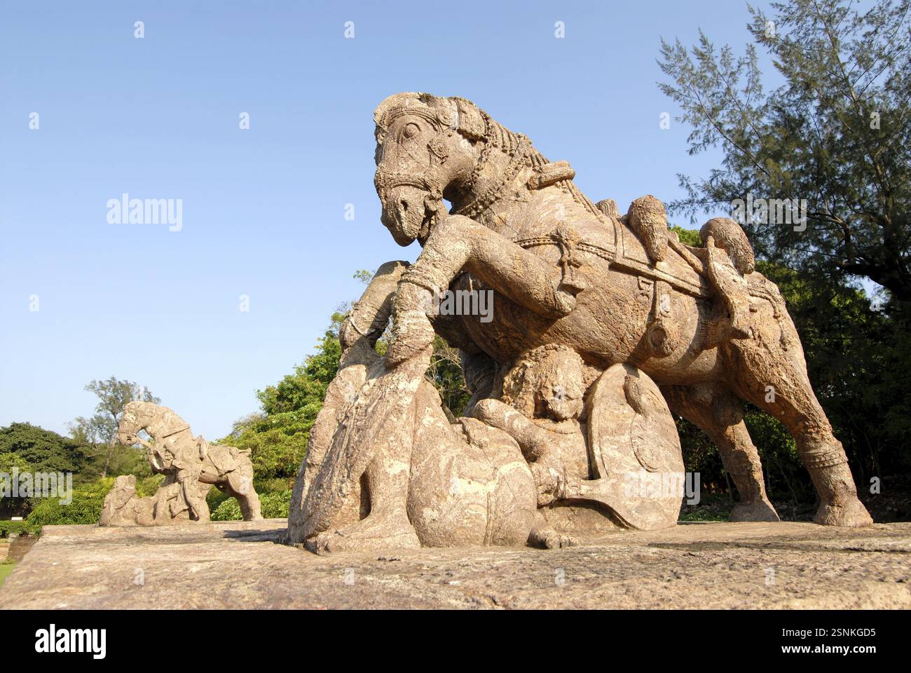 Ruined statues at Konarak Sun temple, Konarak, Bhubaneswar, Orissa ...
