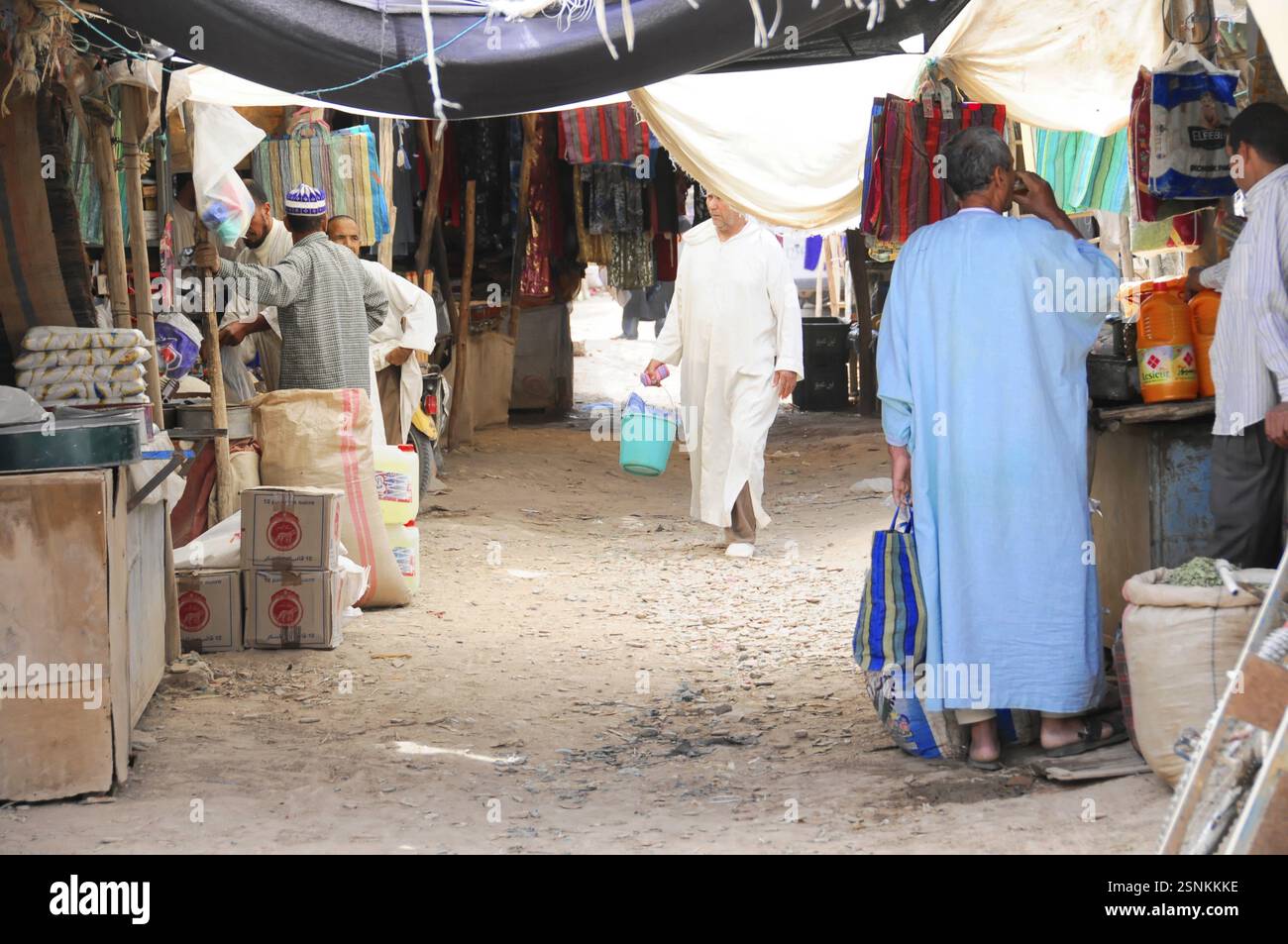 Rissani, Middle Atlas, Rissani, Morocco, People walking between the ...