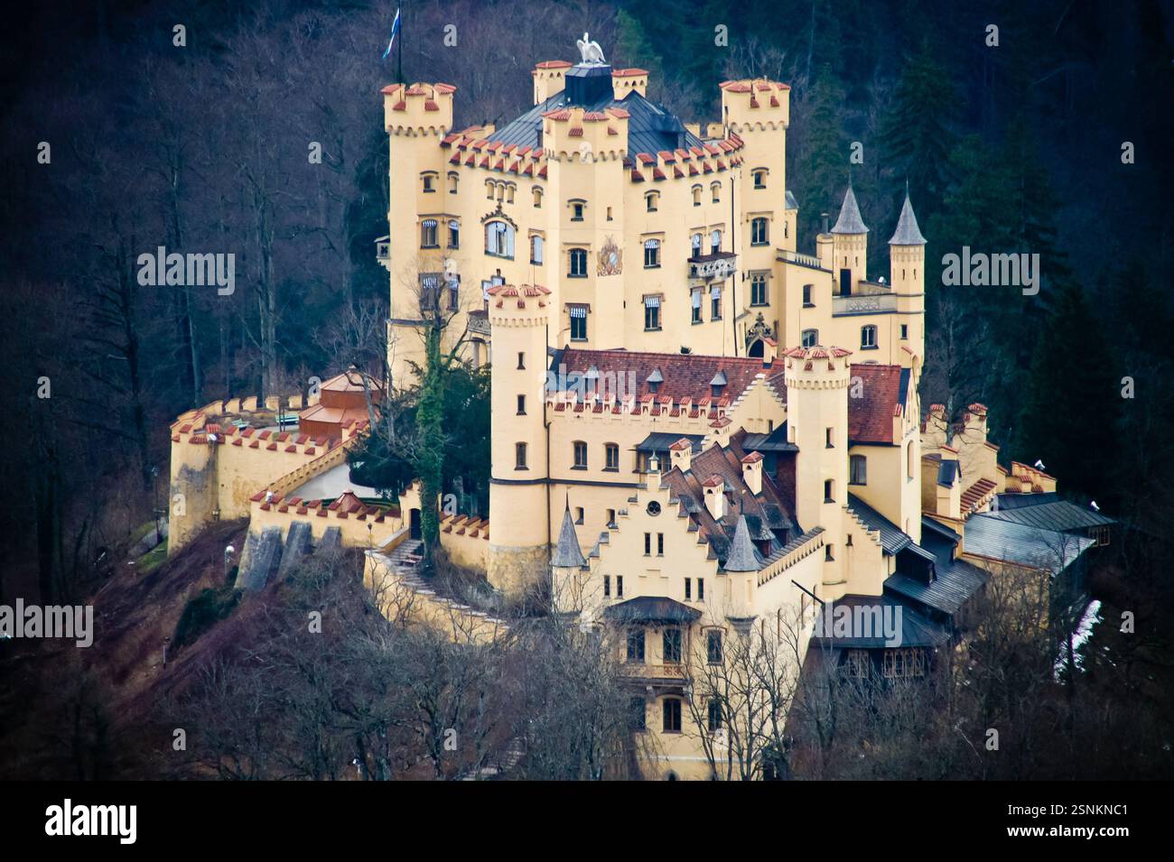 Neuschwanstein castle assuming the smaller castle is neuschwanstein hi ...