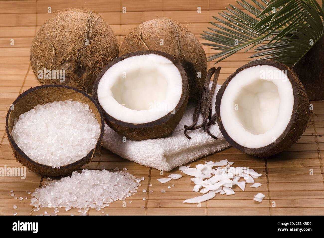 Coco bath items. towel, salt, coconut, vanilla. spa Stock Photo - Alamy