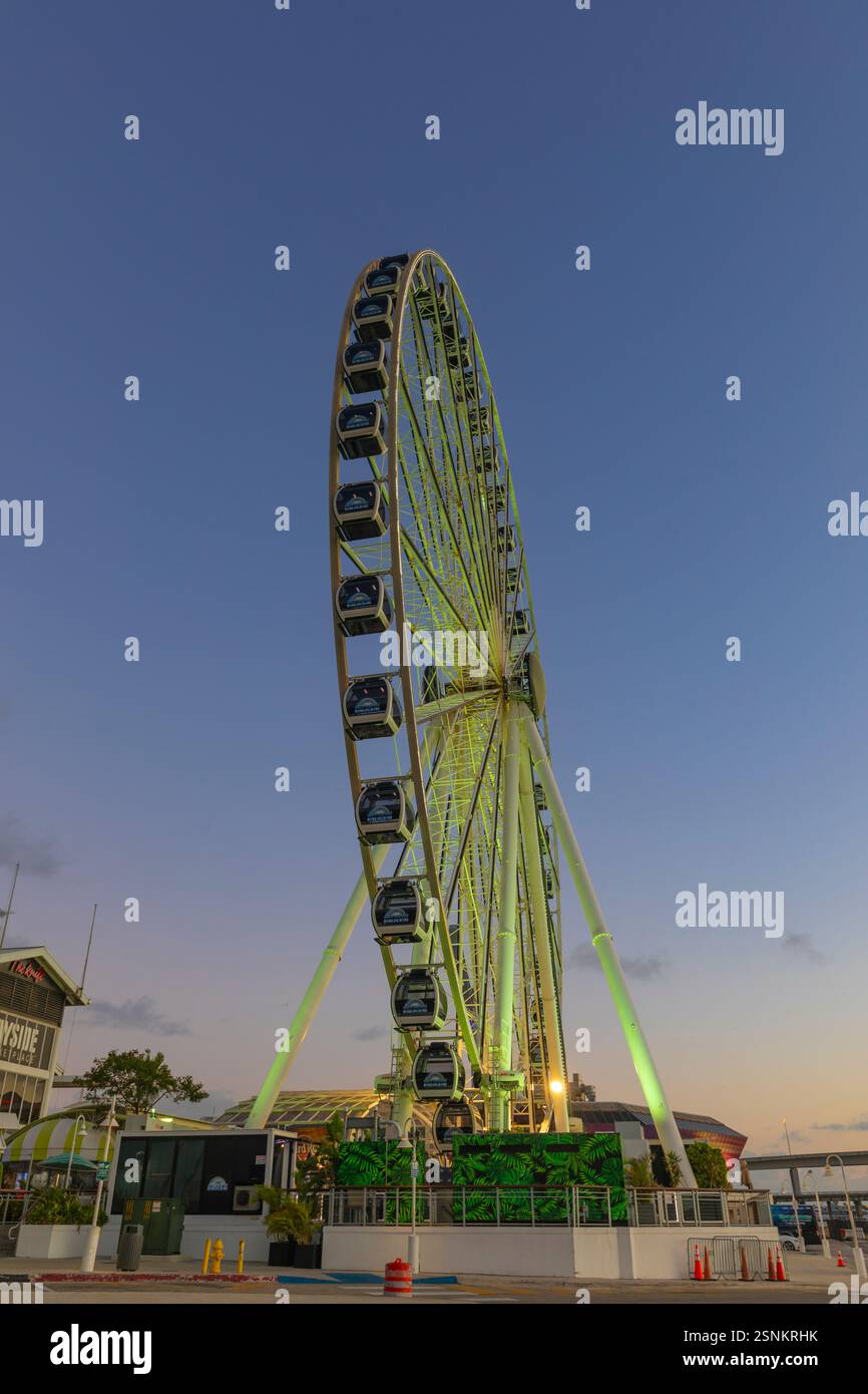 Skyviews miami observation wheel hi-res stock photography and images ...