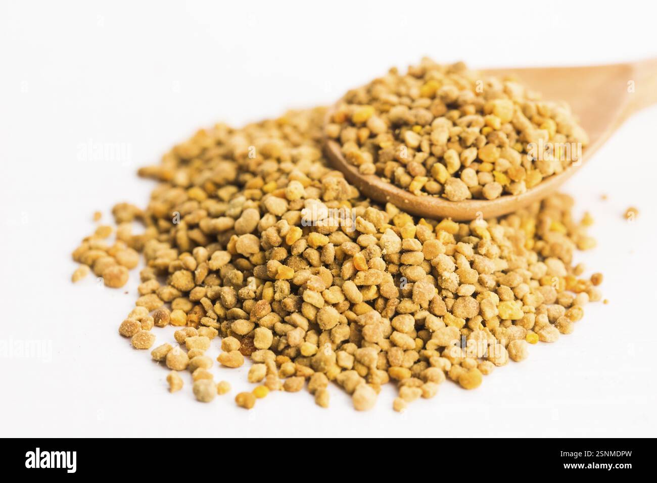 Bienenpollen Cut Out Stock Images & Pictures - Alamy